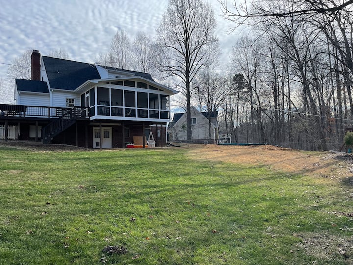 Family Home 12 Mins From Lu & Ul - Lynchburg, VA