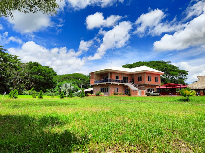 Casa Finca Villa Mary . Cuenta Con Zonas Verdes, Parque, Kiosco Y Cancha De Fútbol. - Corozal