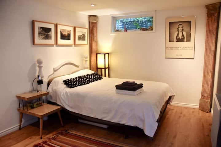 Culture Lovers Hideaway In Little Italy,  Private - Toronto