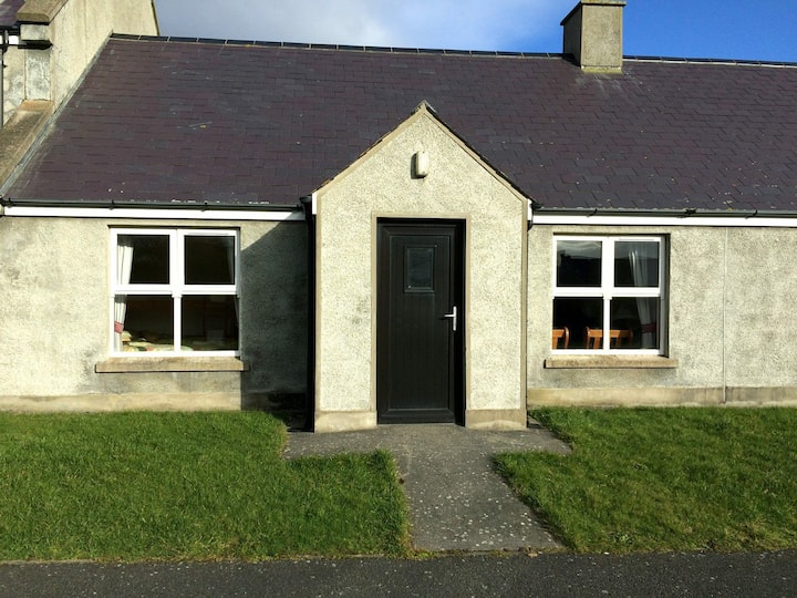 Mourne Cottage (3) - View Of Mourne Mountains! - Annalong