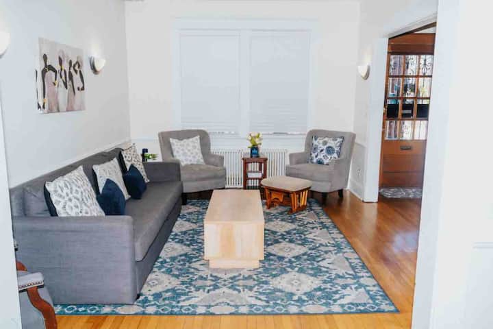 3 Bedroom Townhouse With Free Parking - Silver Spring, MD