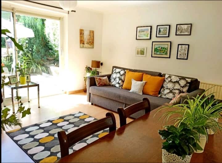 Entire House With Lovely Private Garden - Sheffield
