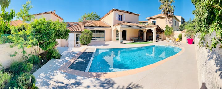 Villa/8 Pers : Jardin - Piscine Mer- Loc Bat Possi - Marseille