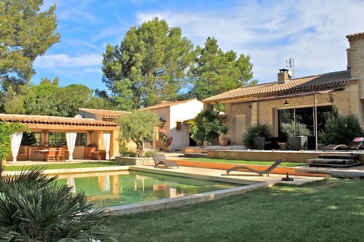 Villa De Caractère Avec Piscine Vue Sur La Durance - Lauris