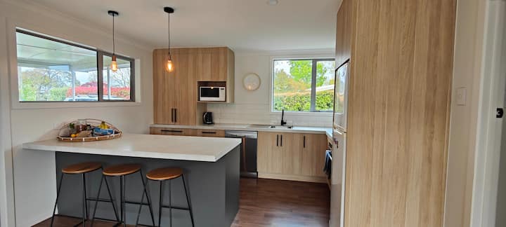 Centrally Located Holiday Home. - 蒂阿瑙