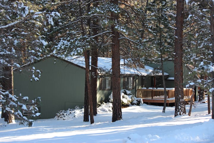 Spacious Home Among The Pines - Sisters, OR