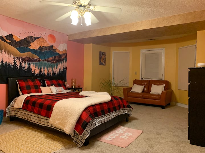 Beautiful Basement Getway- Close To Many Amenities - Lawrenceville, GA