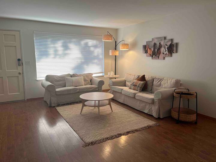 Furnished West Valley Area Duplex W/garage & Yard - Yakima, WA