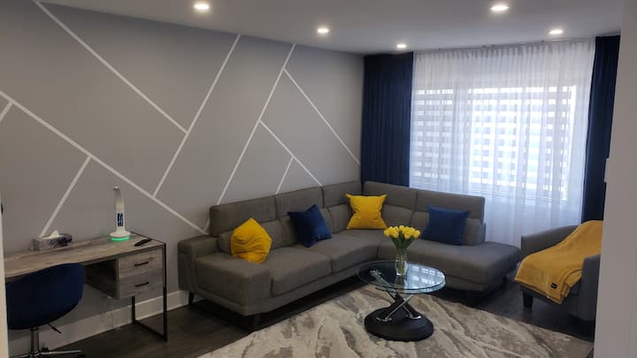 Jolie Appartement Avec Entrée Privée Près Du Métro - Laval, Canada