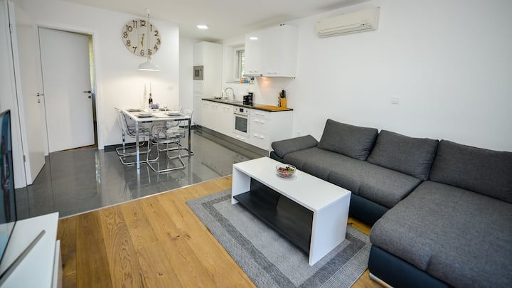 "Feel Like Home" Apartment In City Center - Split