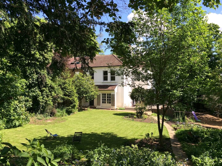 Large Victorian House In Crystal Palace, London - Londres