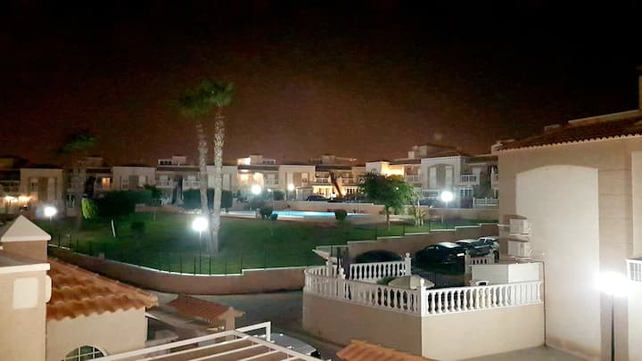 Alquilo Habitación Y Baño Privado Para 2 Personas. - Torrevieja