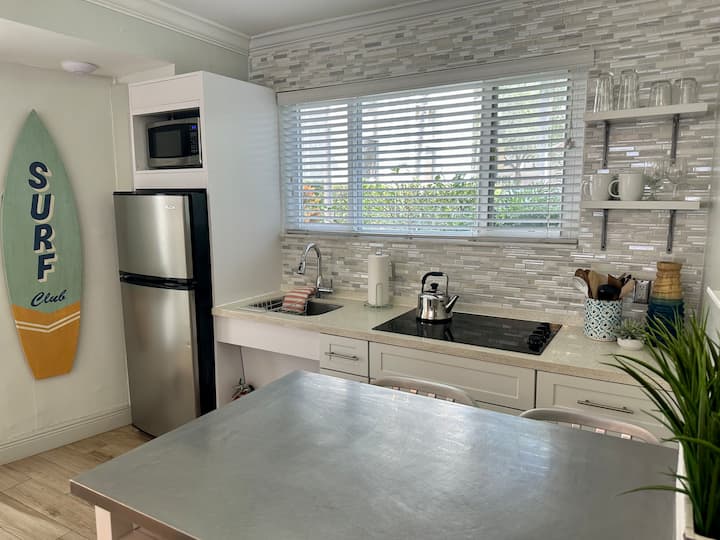 Sofi Villa #5,    5 Beds - Free Parking, Ada - Key Biscayne, FL