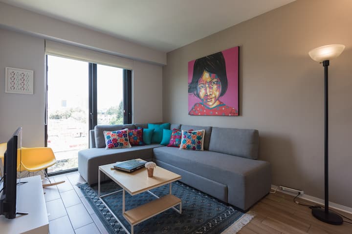 Centrally Located, Chic "Raramuri Girl" Apartment - Mexico City