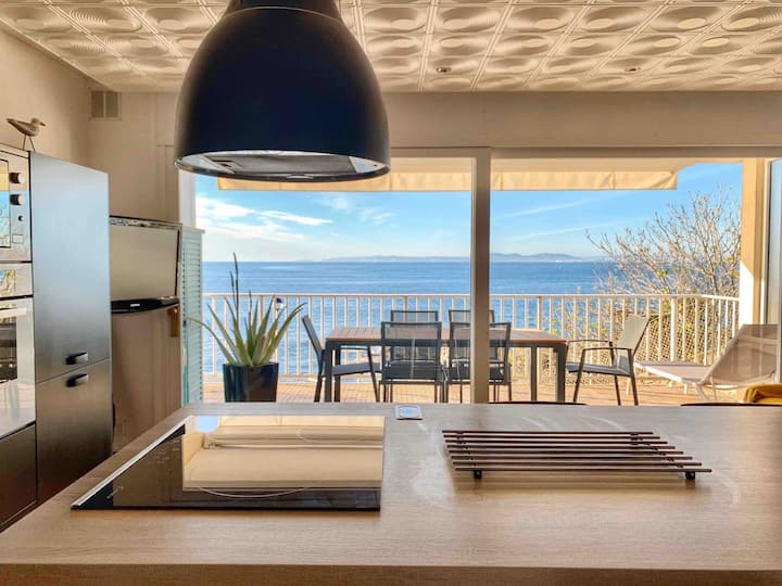 Coin De Paradis 1ère Ligne Avec Vue Mer Imprenable - Roses
