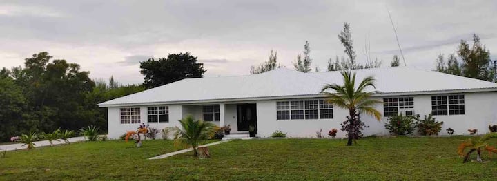 Private Port Lucaya Home Steps To Beach.free Wi-fi - Freeport