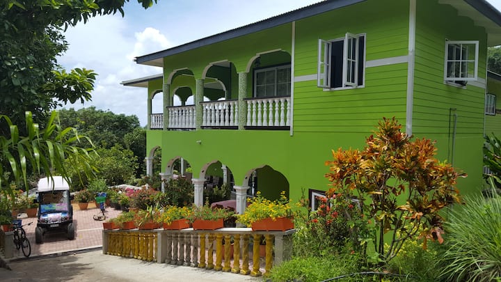 # Familiale Antigone Vue Jardin à Villa Hortensia - Seychelles