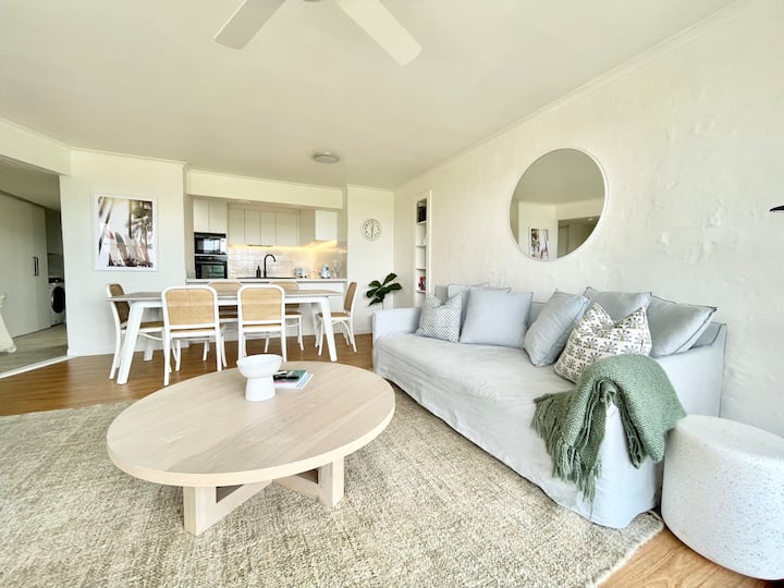Surfrider - Beach Front Apartment With Pool - Byron Bay