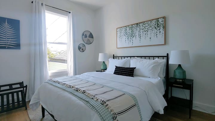 Sun-filled Top Floor Apartment With Gym/yoga Space - San Francisco, CA
