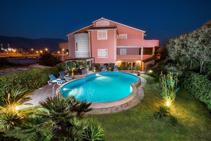 ***L&v Apartment*** - Podstrana