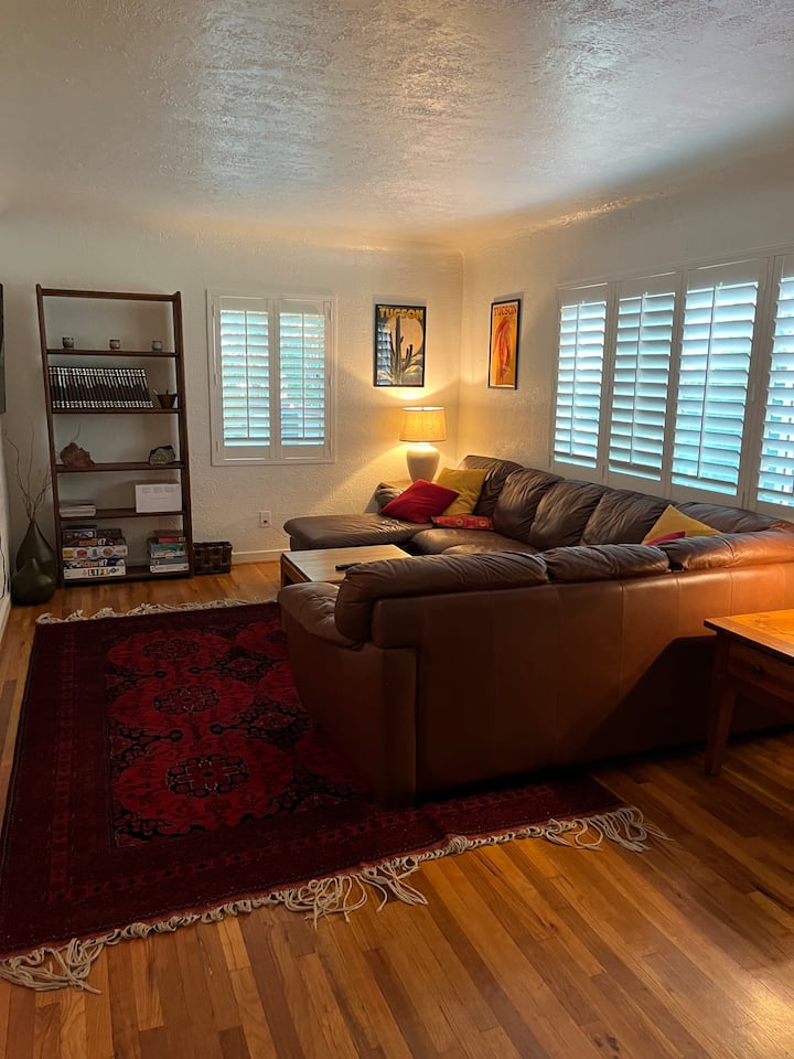 Magnificent Sam Hughes 2br/1ba Home. - Tucson