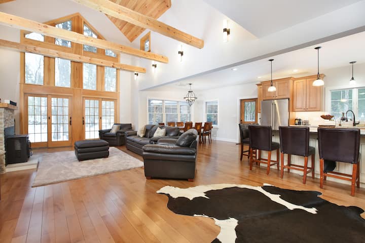 Luxury Sunapee Home Minutes From Slopes And Lake - Sunapee, NH