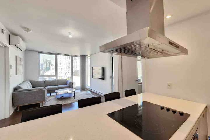 Luxurious Modern Downtown Condo - Montreal