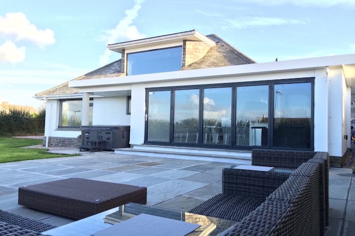 Stunning Contemporary Home Hot Tub & Sea Views - Newquay