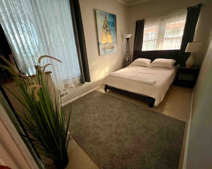 Cozy Mobile Home In Sarasota | Luxury Retreat - Florida