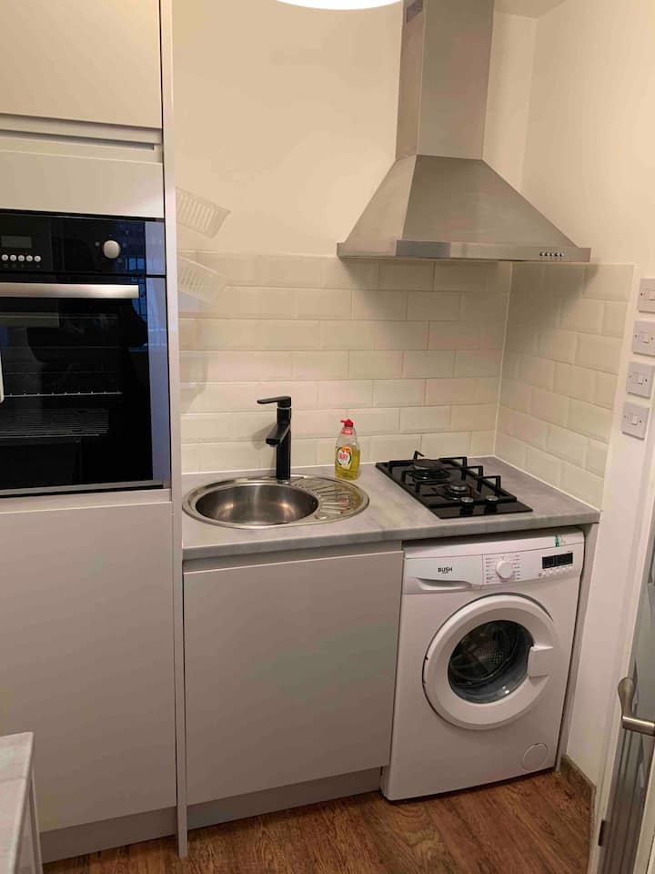 Lovely Studio Flat In City Centre Approx 8mins - Coventry