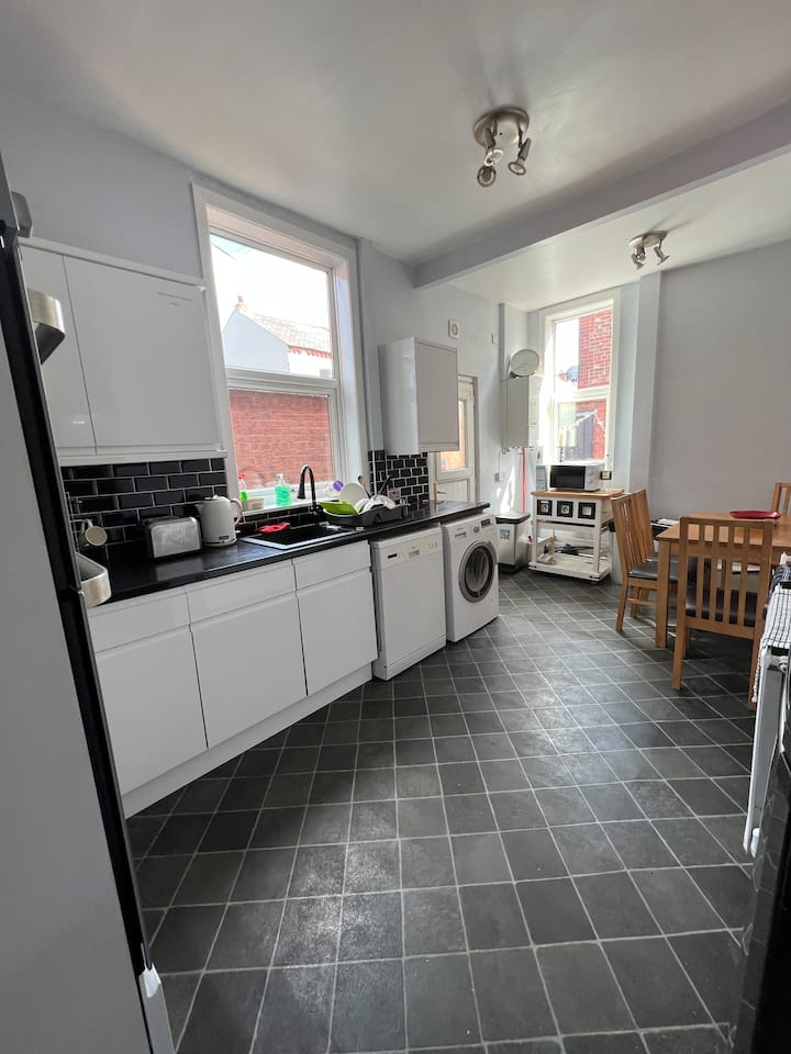 Samson Academy/ Plab 2 Private Room Salford - Salford