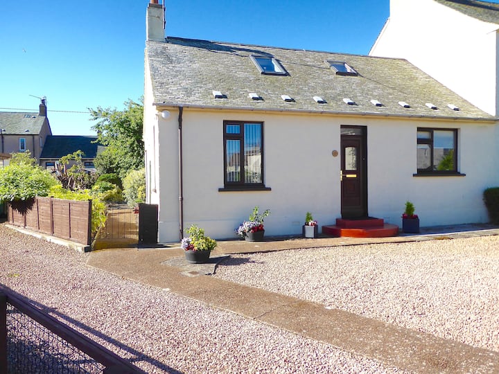 St Andrews Cosy Cottage Golf Accommodation - Saint Andrews
