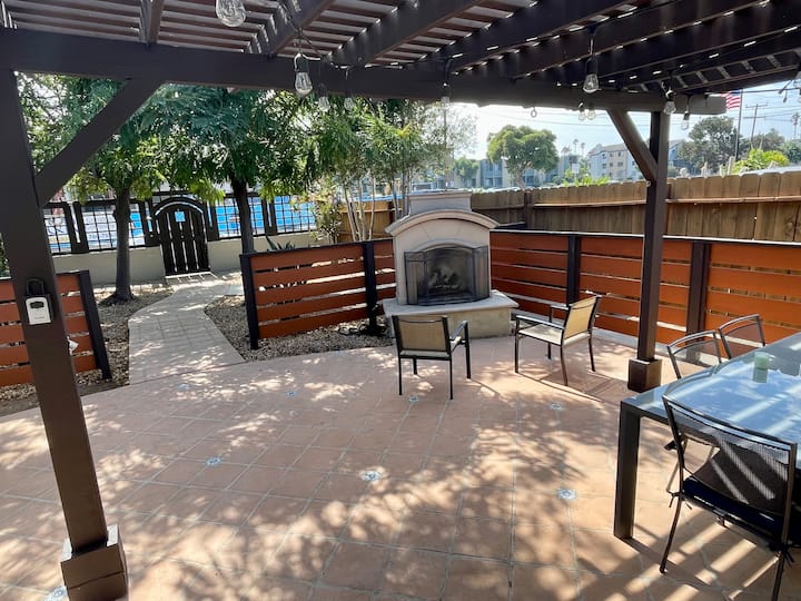 Beach Home Huge Patio W/fireplace 1 Block From Bay - San Diego, CA
