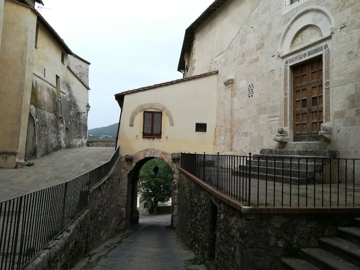 Small Independent Stone House - Terni