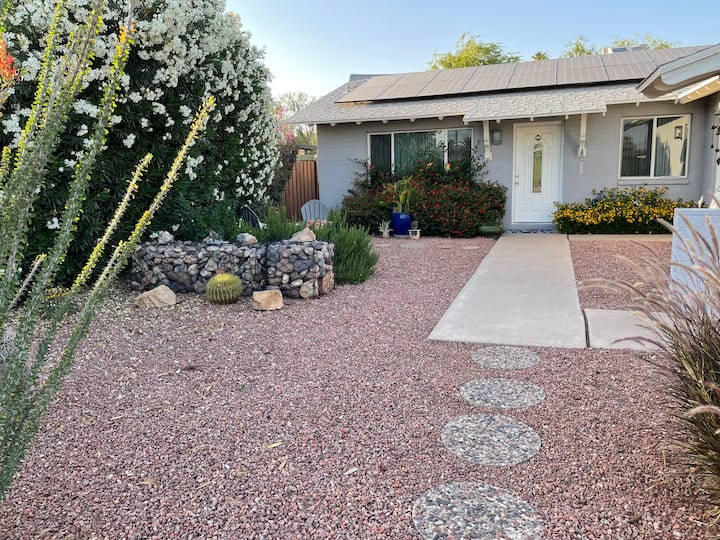 Smileen’s Studio In The Heart Of Scottsdale - 