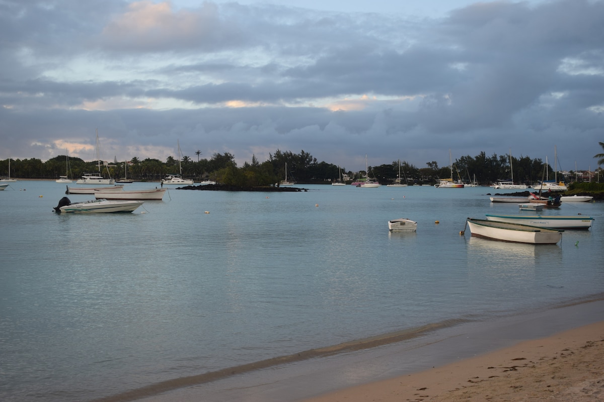 Ocean Drive Studio - Opposite the Beach - Apartments for Rent in Grand ...