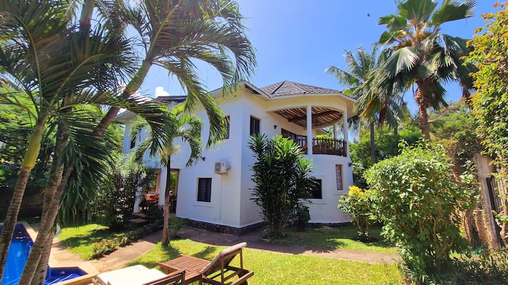 Villa Massai Mit Privatpool Und Wifi - Diani Beach