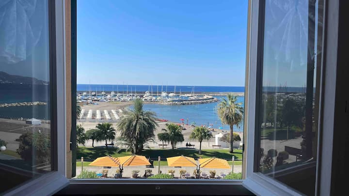 La Casa Di Otto - Appartamento Fronte Spiaggia - Chiavari