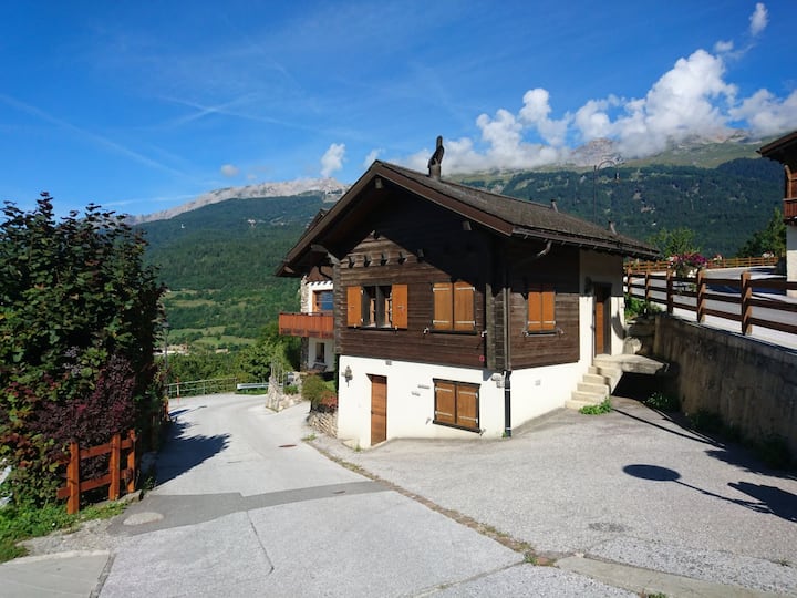 Icogne, Chalet Au Coeur Du Valais - Sierre