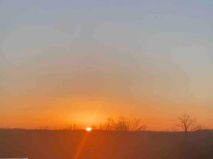 2 Br Unit W/ Views Of Spectacular Sunrises - Guelph