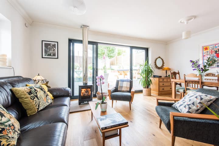 Stylish Home Near Sea, Private Garden & Parking - Sussex