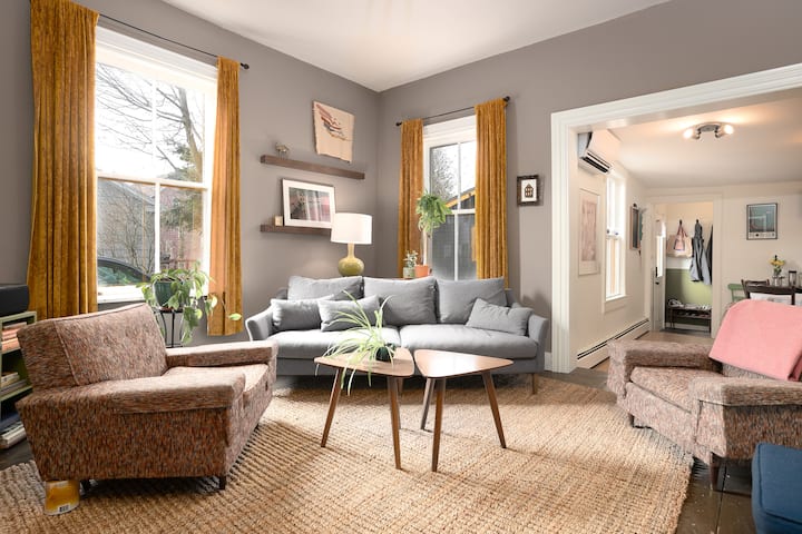 Farm House In The City - Charlottetown