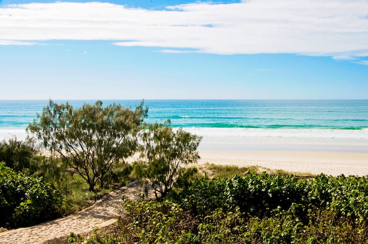 Oceanside Resort Beachfront - Coolangatta