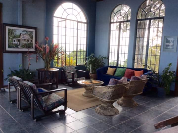 Mahogany Ridge Rainbow Toucan Rm, N Coast, T'dad - Trinidad and Tobago