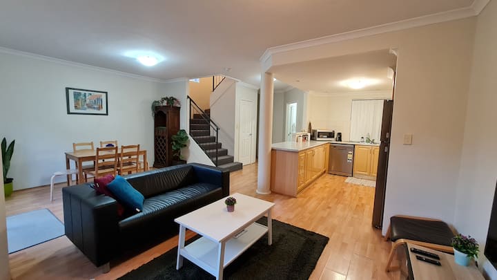 Vic Park Central Cosy Corner 3x2.5, 100mbps - Victoria Park