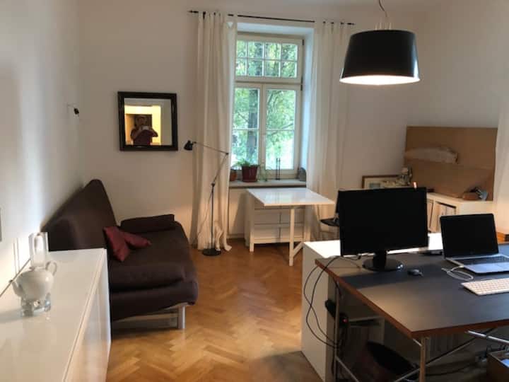Room In 2-room -Apartment - Munich