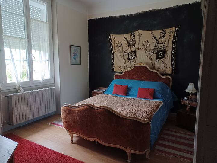 Lumière Et Paix #
Comme Une Chambre D'hôtes - Montluçon
