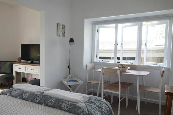 Stylish Studio By The Beach! - Waiheke Island