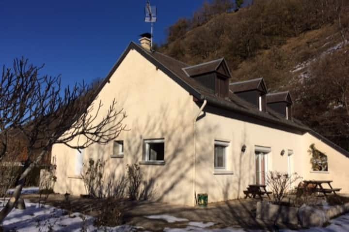 Chalet De Montagne Typique Dans Jardin Clos Luchon - Bagnères-de-Luchon
