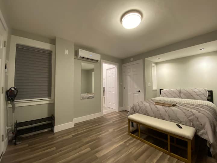 Queen Bed Studio, Recently Remodeled, Kitchen/bath - Pasadena, CA